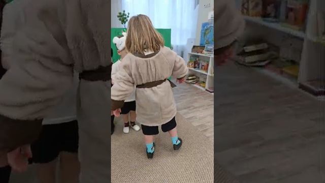 Сценка  «Яблоко»