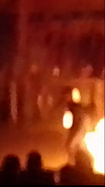 Игра с огнем в деревне викингов short