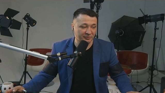 О погоде. Спасли собаку от торнадо. Рекорд Овечкина. Робо-конь. Знакомство на бегу. Лифт в гору. Пош