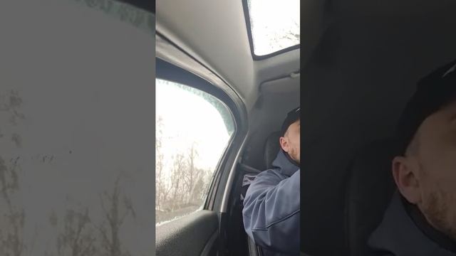 музыка в машине. еду на работу.