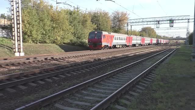 Электропоезд ЭД4М-0318 (ТЧПРИГ-31) пригородный поезд №6526 а/п Домодедово - Москва.