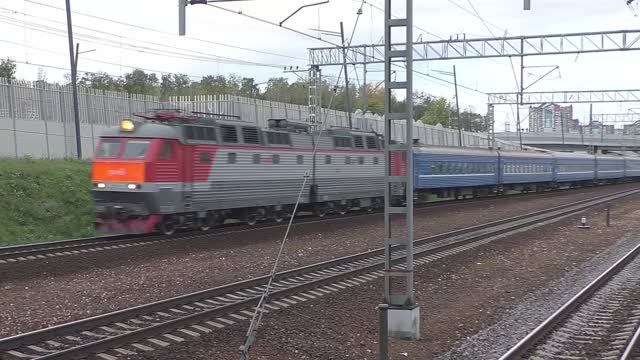 Электровоз ЧС7-226 (ТЧЭ-18) со скорым поездом "Сож" №056Ь Гомель - Москва.