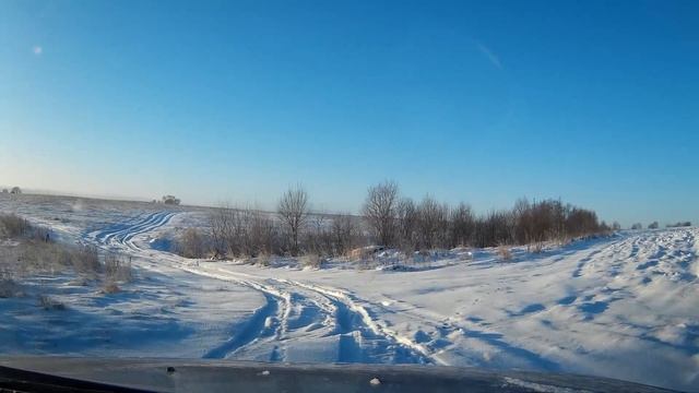 На Дастере по слегка зимней дороге.