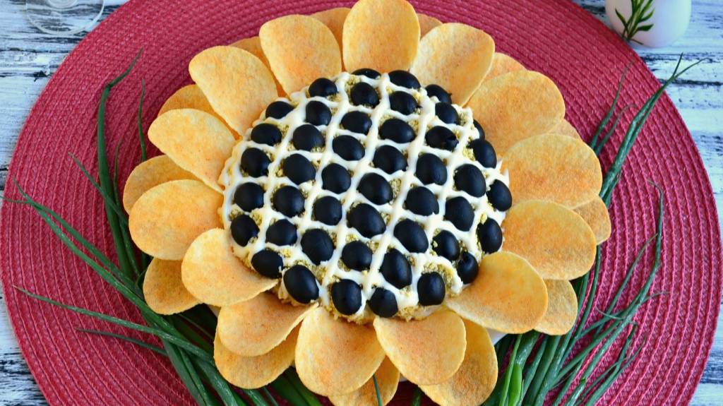 Вкусно, аж бабочки в животе!!! ОБАЛДЕННЫЙ салат "ПОДСОЛНУХ"!!!!!!!