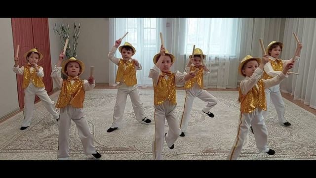 836. Ансамбль ”Маленькая страна”, г. Санкт-Петербург, Колпино. Клавесный степ (автор неизвестен)