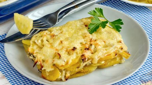 ЧТО Приготовить на Праздничный стол? ШИКАРНАЯ Курица с Картошкой под сливками и сыром