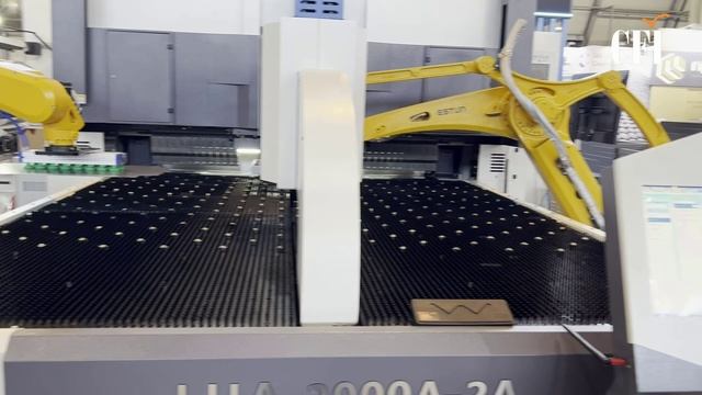 Гибкая автоматизированная линия в составе: Лазер CFI REEGAO U3 и Панелегиб CFI LHA 2000A-2