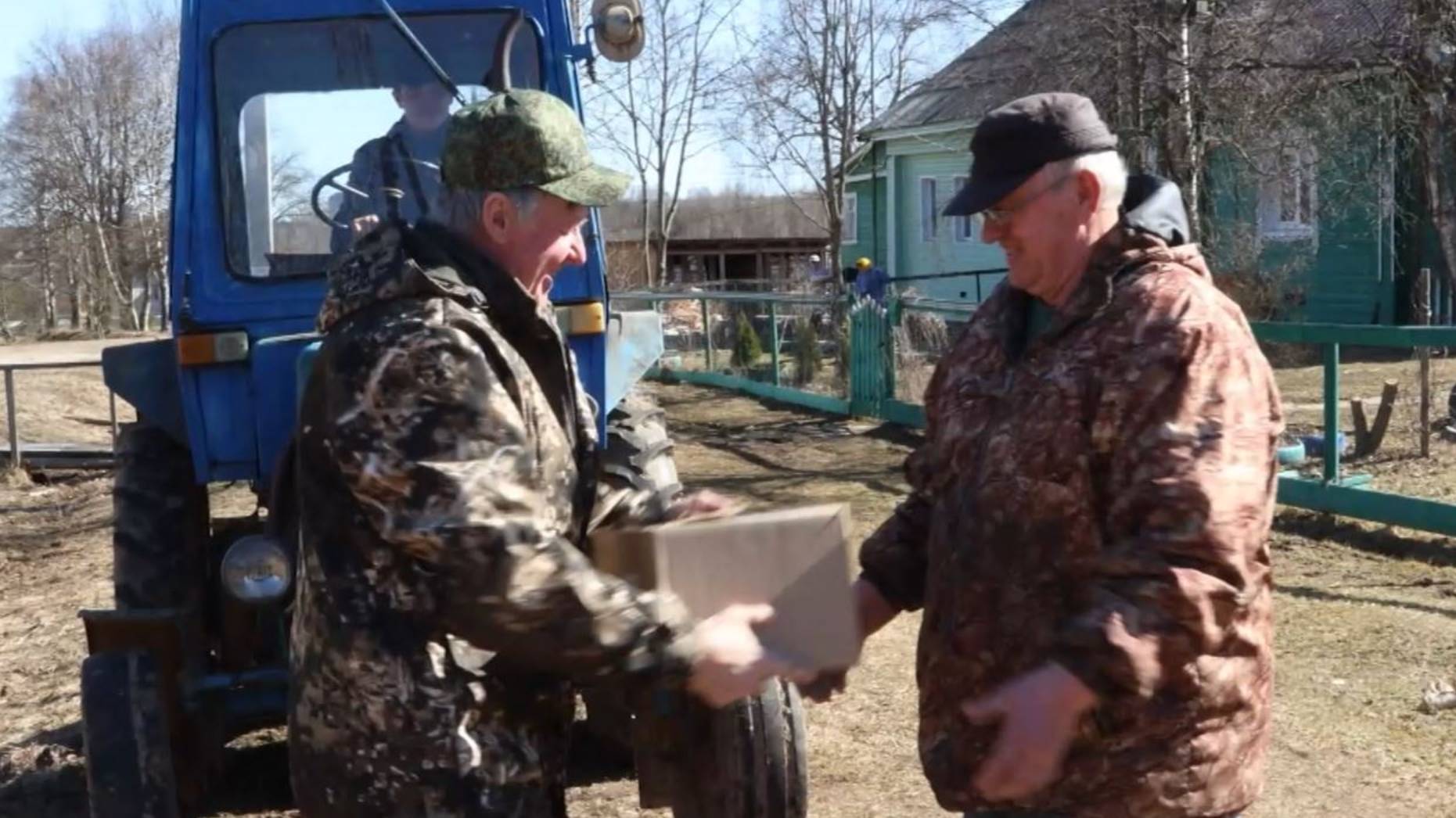 Почта России | на лодках, снегоходах, вертолетах. Как работают почтальоны в отдаленных уголках