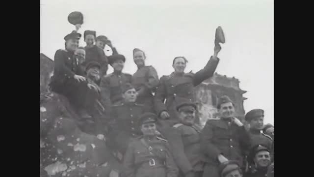 Надписи на стенах Рейхстага.