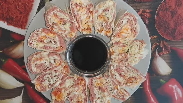 ВОТ ЭТО ДА!!Готовится за МИНУТУ,Съедаются за СЕКУНДУ!!!РУЛЕТИКИ из ЛАВАША с колбасой,сыром и яйцом