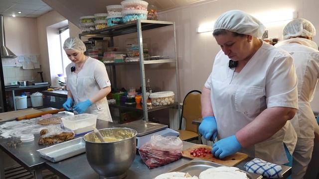 Общественный комбинат "Мелия 999"  (Пирожные).