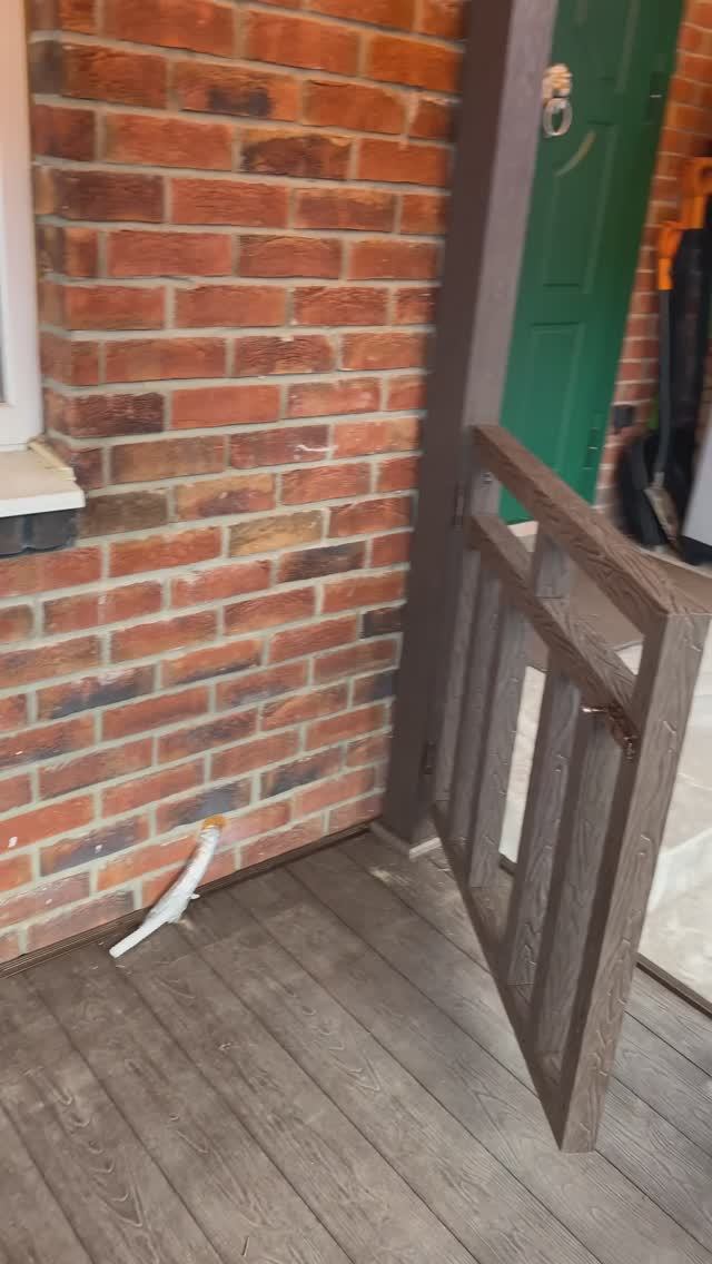 Терраса из доски ДПК с навесом из поликарбоната. Объект завершен.