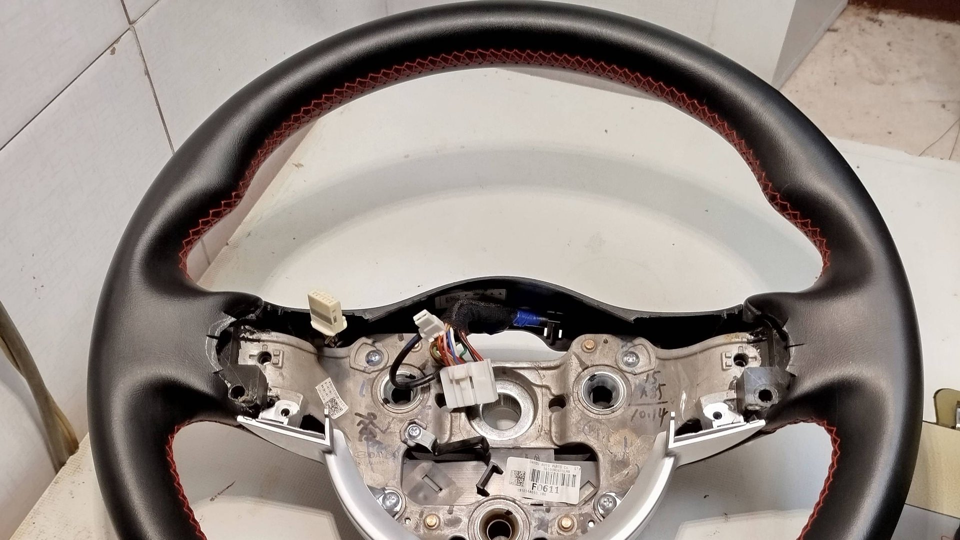 Перетяжка руля с подогревом на авто Kia Rio 4.