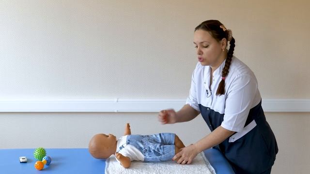 Упражнение Поворот со спины на животик. Комплексы ЛФК для малышей