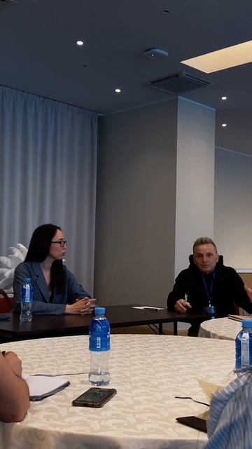 Анна Серова проводит обучающий семинар для победителей Творческой Премии “Арт-Признание”