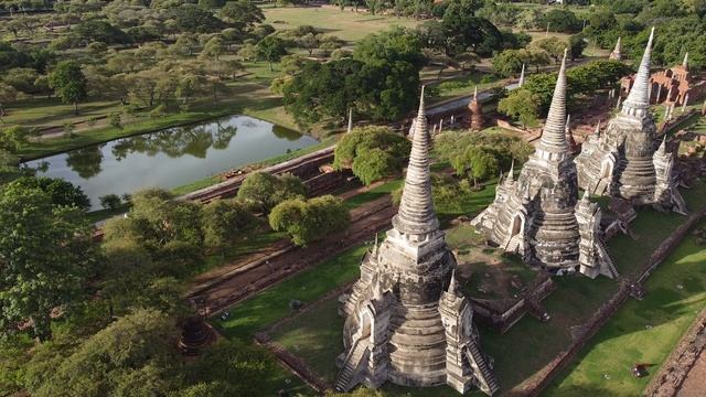 8785174-uhd_2560_1440_24fps