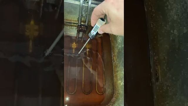 Пример диагностики неисправного рабочего термостата фритюрницы.