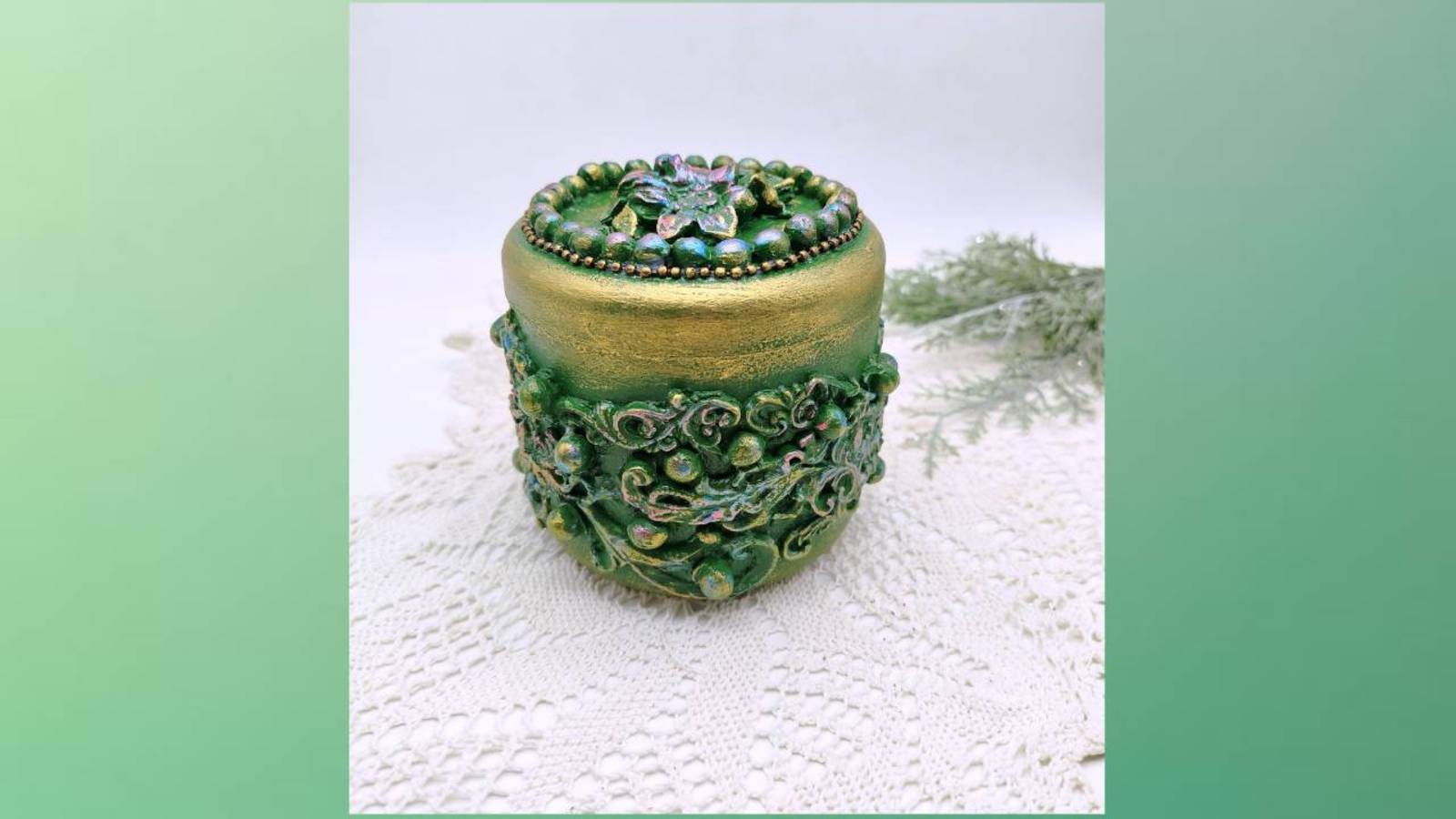 Декор пластиковой банки.