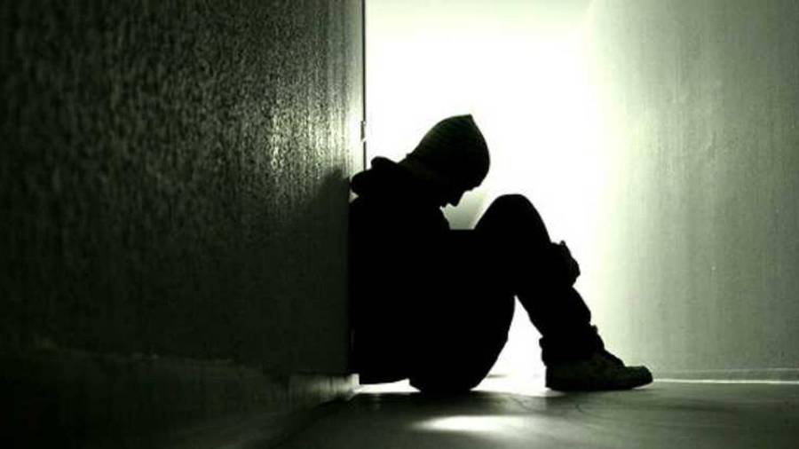 Зависимый, общество и специалисты