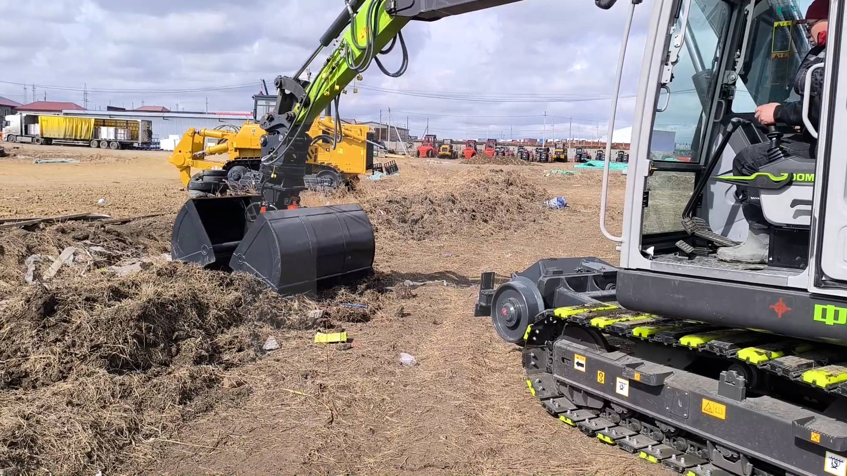 Грейфер с ротатором для экскаватора на жд ходу!