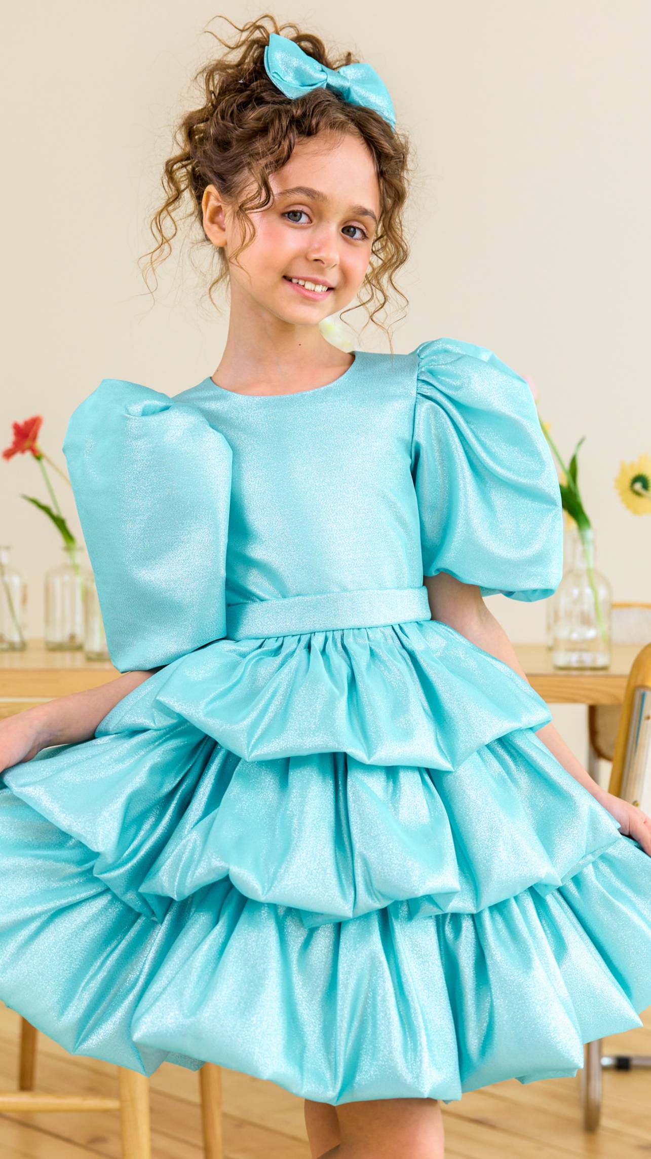 Аксинья в Прованс лаванда, хаки и белом, Вивьен белом и Флай тиффани_24 сек