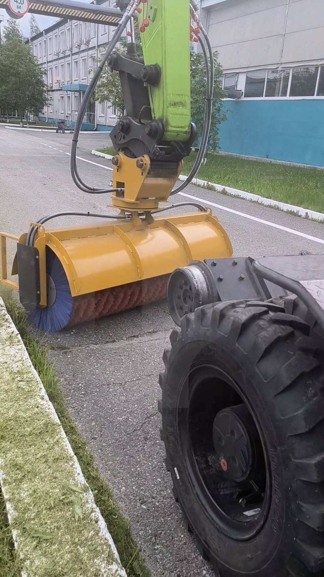 Щетка с ротатором для жд экскаватора!