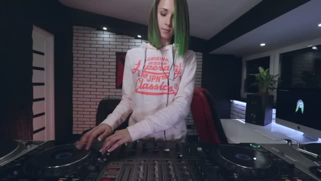 Miss Monique - MiMo Weekly Podcast #005