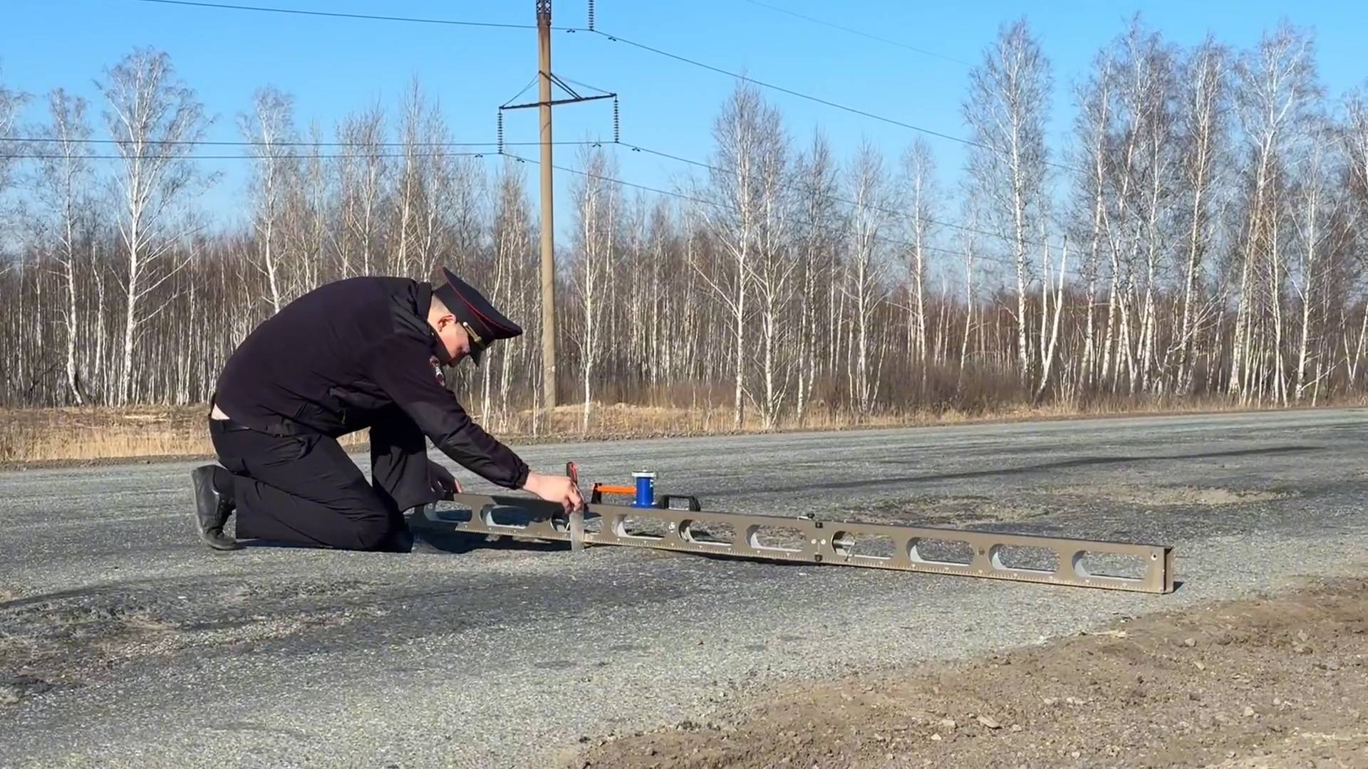 Актуально: Сотрудники ГАИ осуществляют контроль за состоянием дорожной сети (2025-04-10)