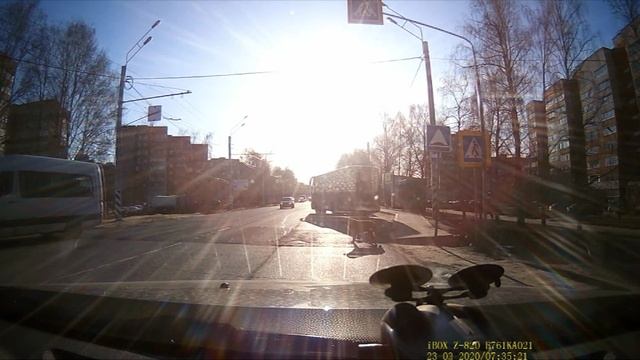 Я по дороге повстречал умную собачку.