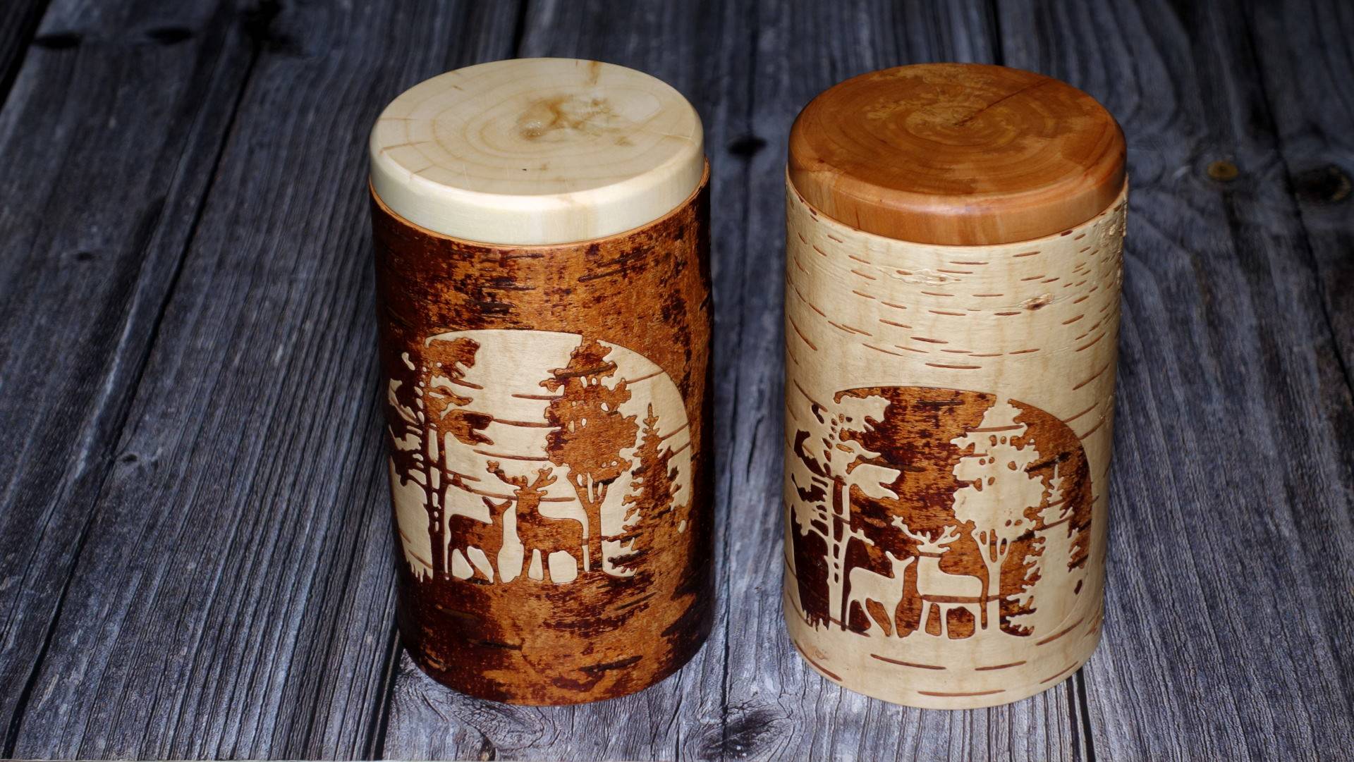 Два туеса, позитив и негатив. Мозаика из бересты.