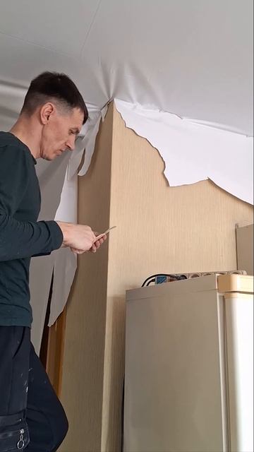 Как заправлять полотно из Комплекта натяжного потолка во внешний угол