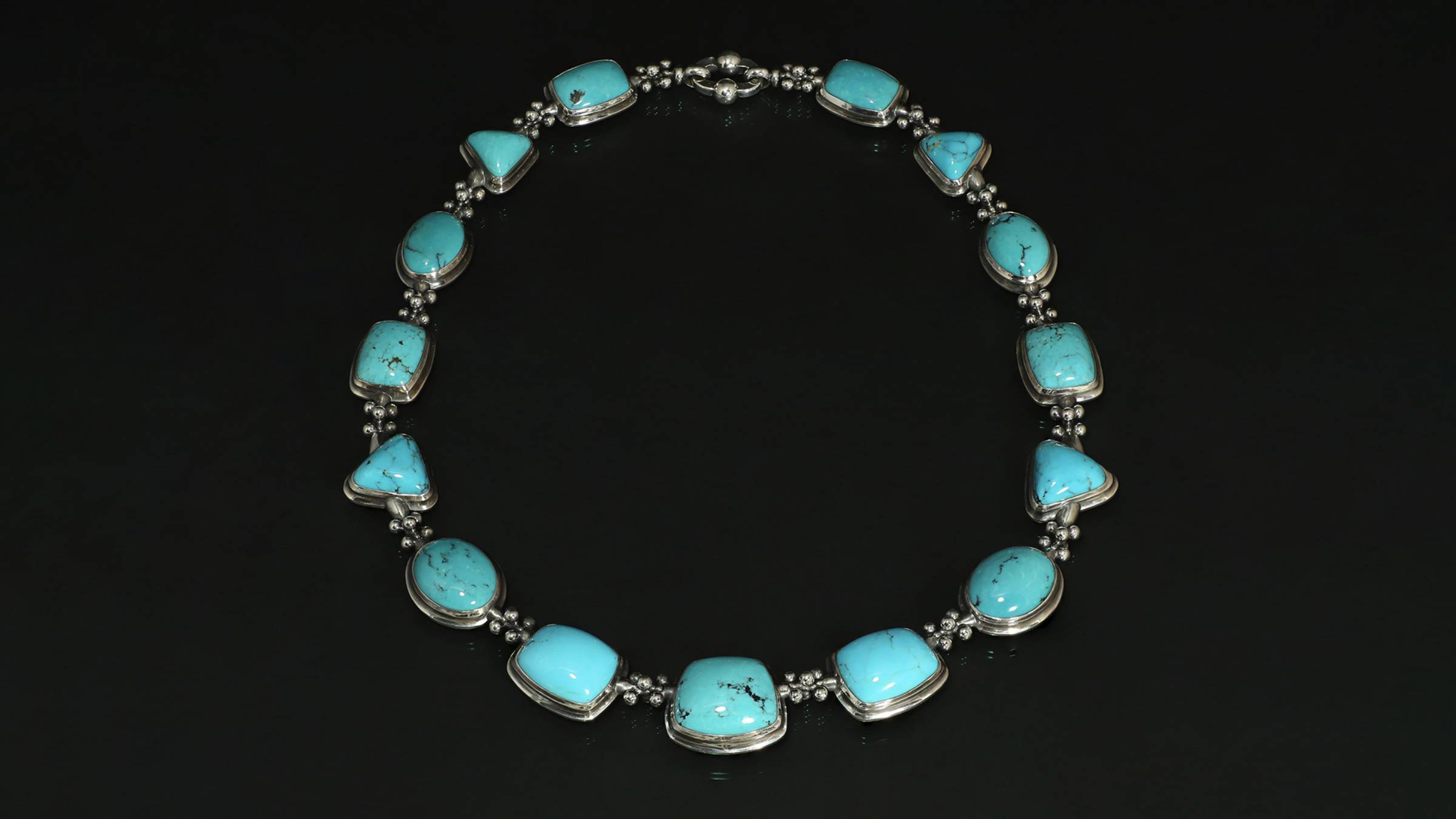 Колье с натуральной бирюзой