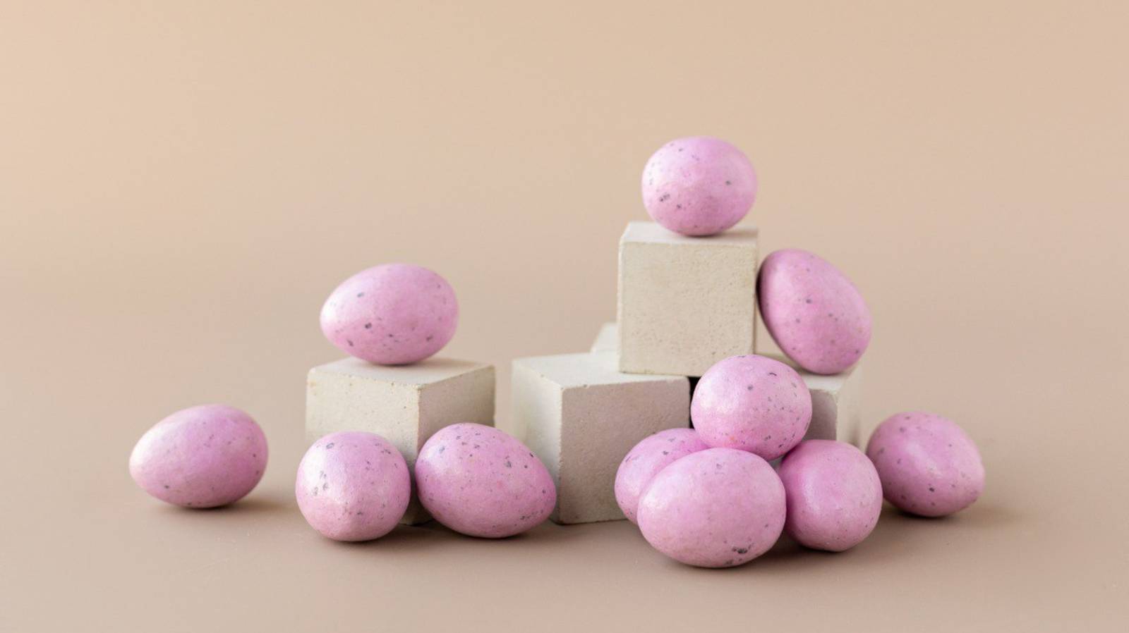 Драже в сахарном корпусе/шоколадные яйца