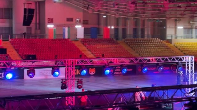 Nansi @ Sidorov “Наша вторая весна». На льду  выступают Алена Косторная и Георгий Куница.