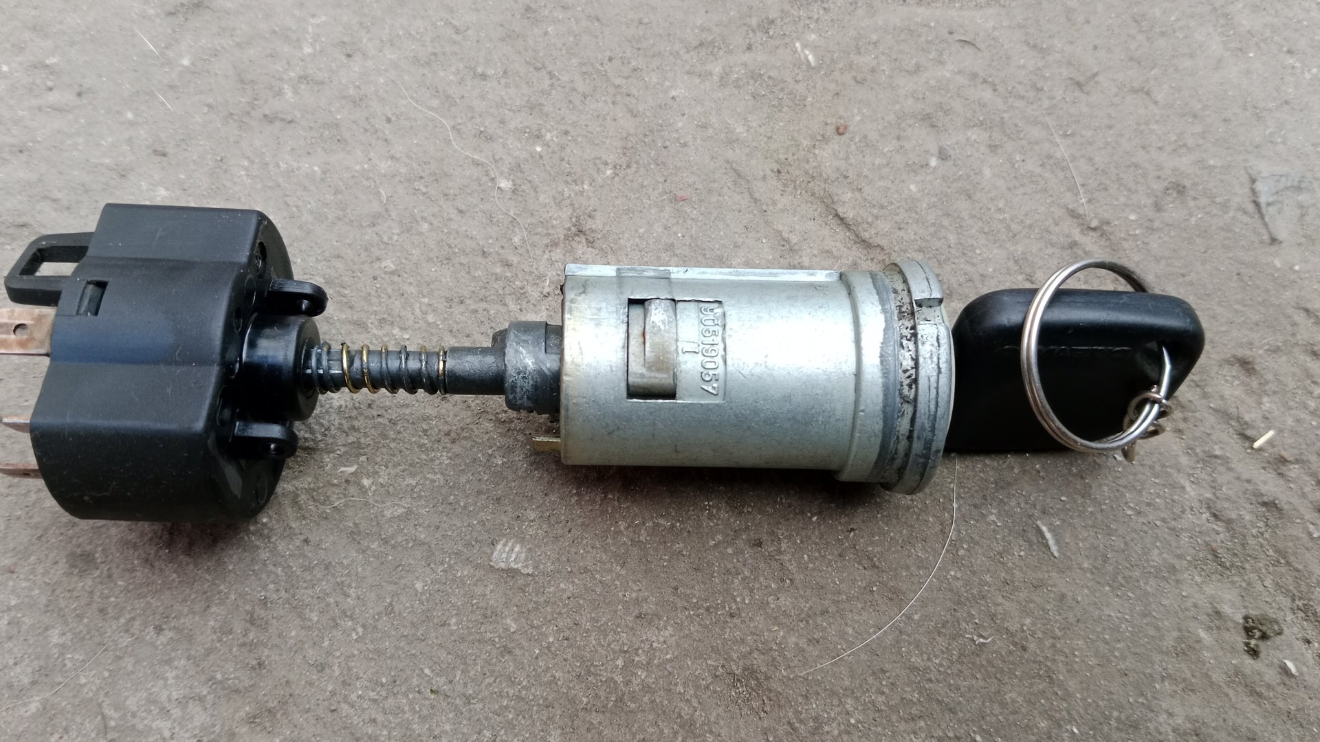 Как снять личинку замка зажигания daewoo matiz