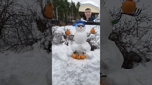 Апрельский Снеговик .