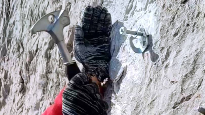 Горная школа Клуба 7 Вершин в Крыму. Гиды готовят скалы к новому сезону