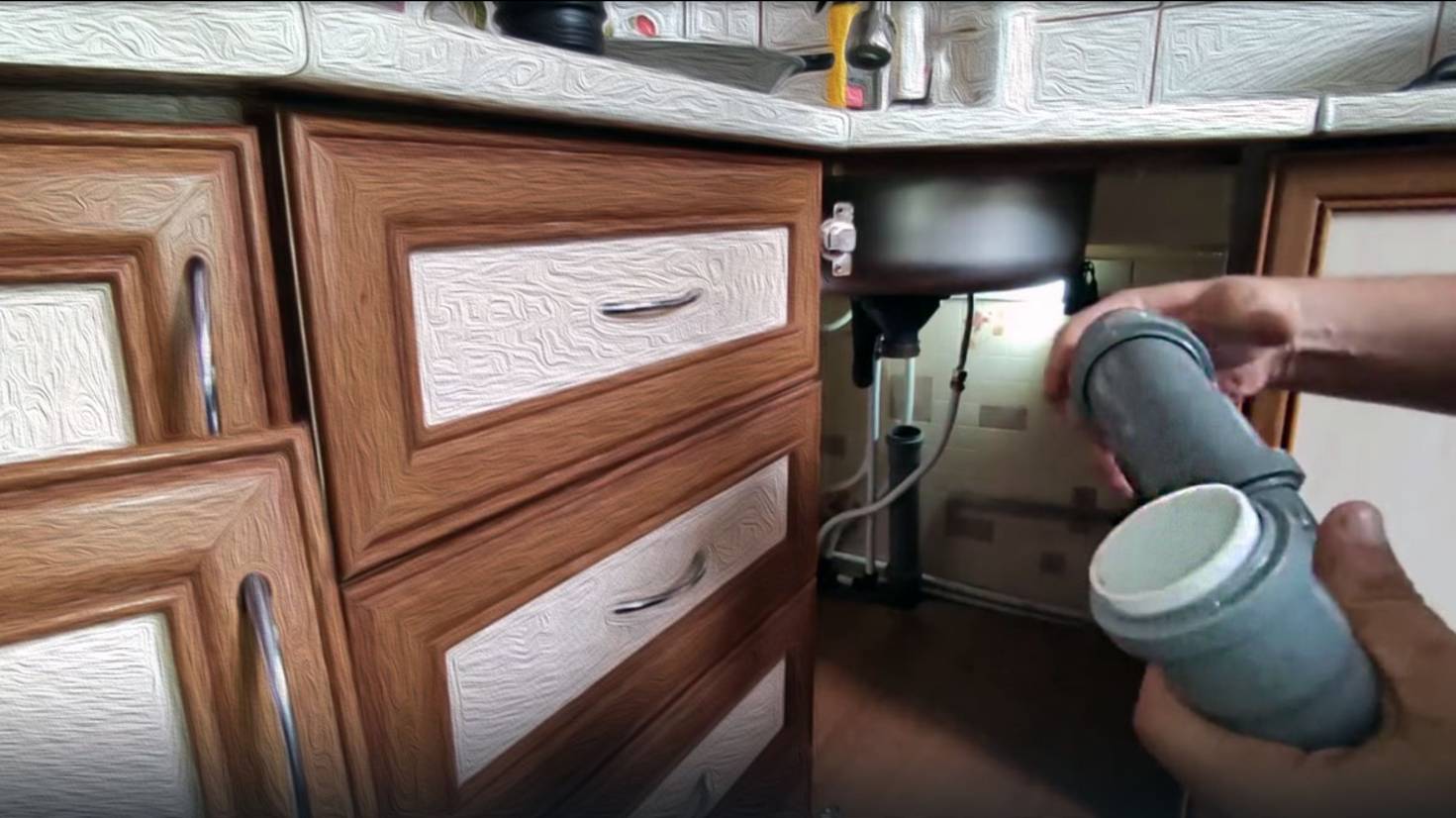 Засорился слив на раковине? Как сделать, чтобы не засорялся