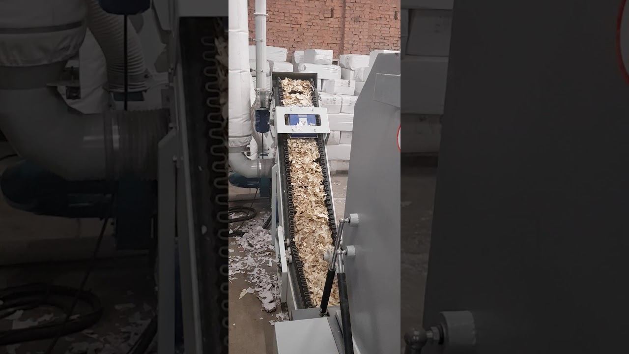 Книга стопкой. Линия переработки макулатуры