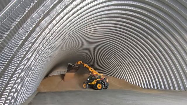 Трактор МТЗ 1523 и птс 12. Погрузка зерна на погрузчике DIECI. (Сезон 2025)