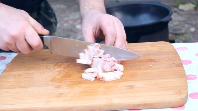 Пасхальный кролик в казане на костре! С вялеными помидорами и Оливками!