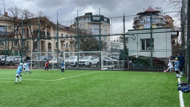 12-04-2025 года. ДЮФЛ РК 2024-2025. ДЮФК 2017-1 - ДЮФК 2016-1. 1 тайм