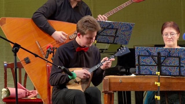 В.Городовская. Концертная пьеса "Выйду ль я на реченьку". Исп. Андрей Майоров