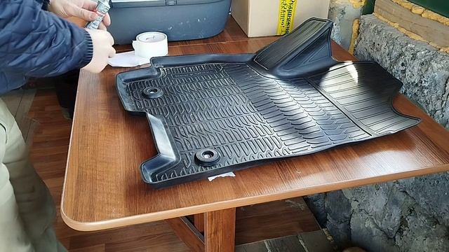 Чистый салон без дыр !