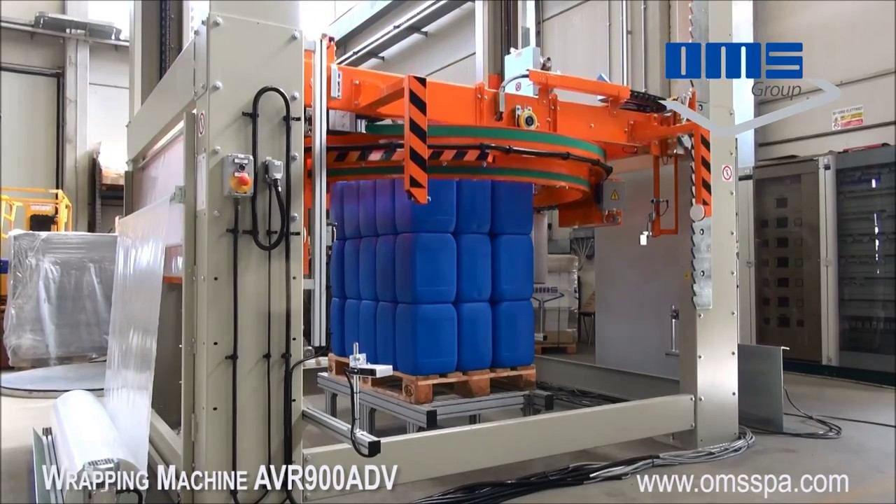 Упаковка тары в стретч пленку логотипом на машине OMS AVR900