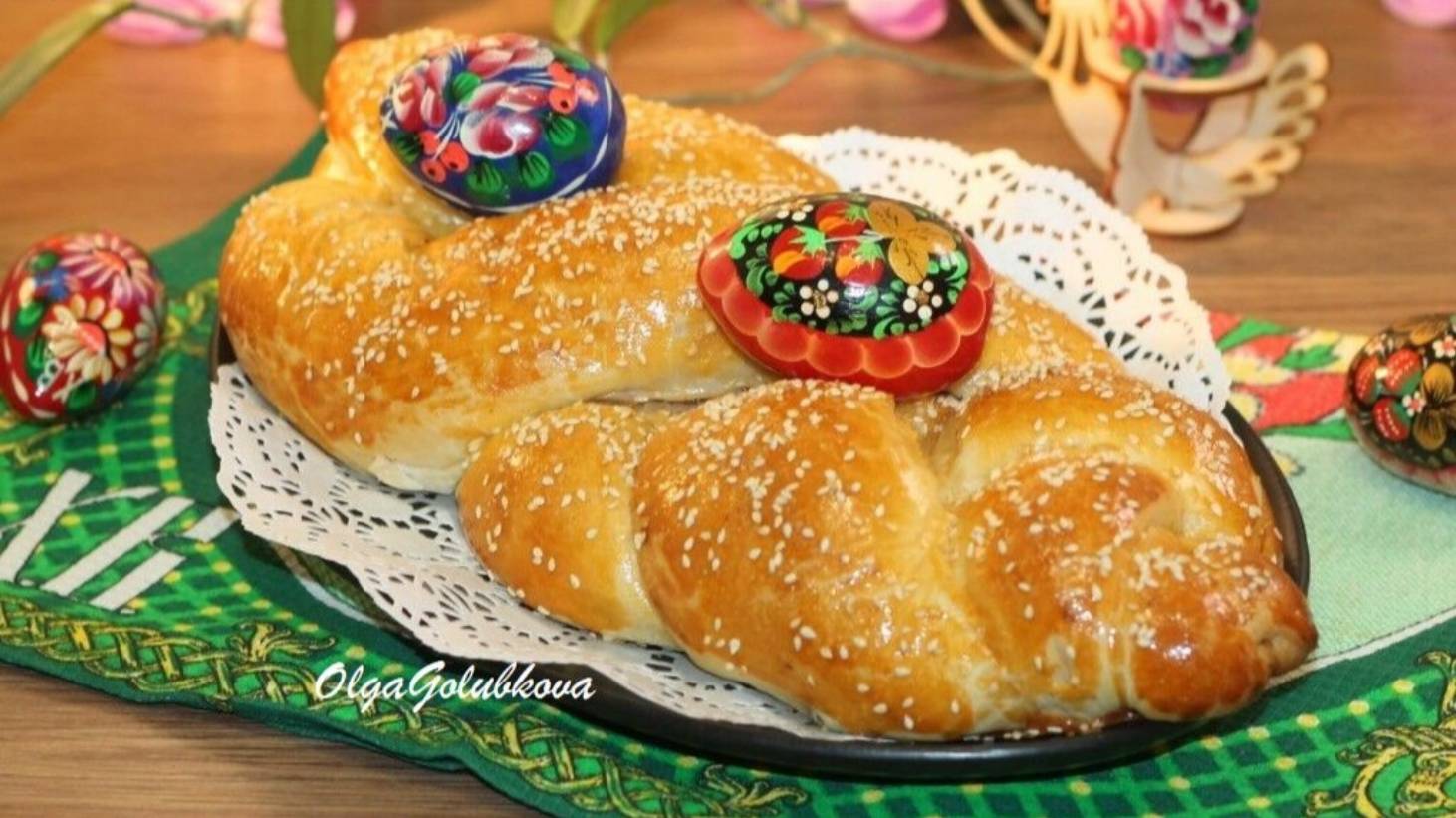 Сдобный пасхальный хлеб с тремя начинками