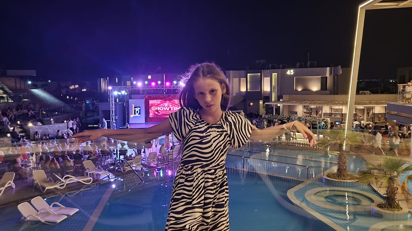 фаер шоу в отеле лонг бич Хургада