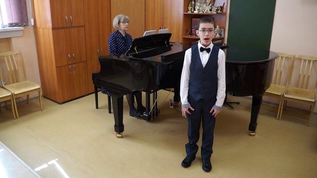 Терентьев Кирилл  - "Ты соловушка, умолкни", "Песенка про очки"