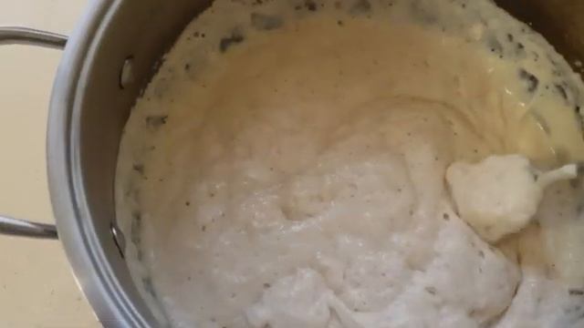 Делаю гнездо для курицы.Готовлю куличи к Пасхе.