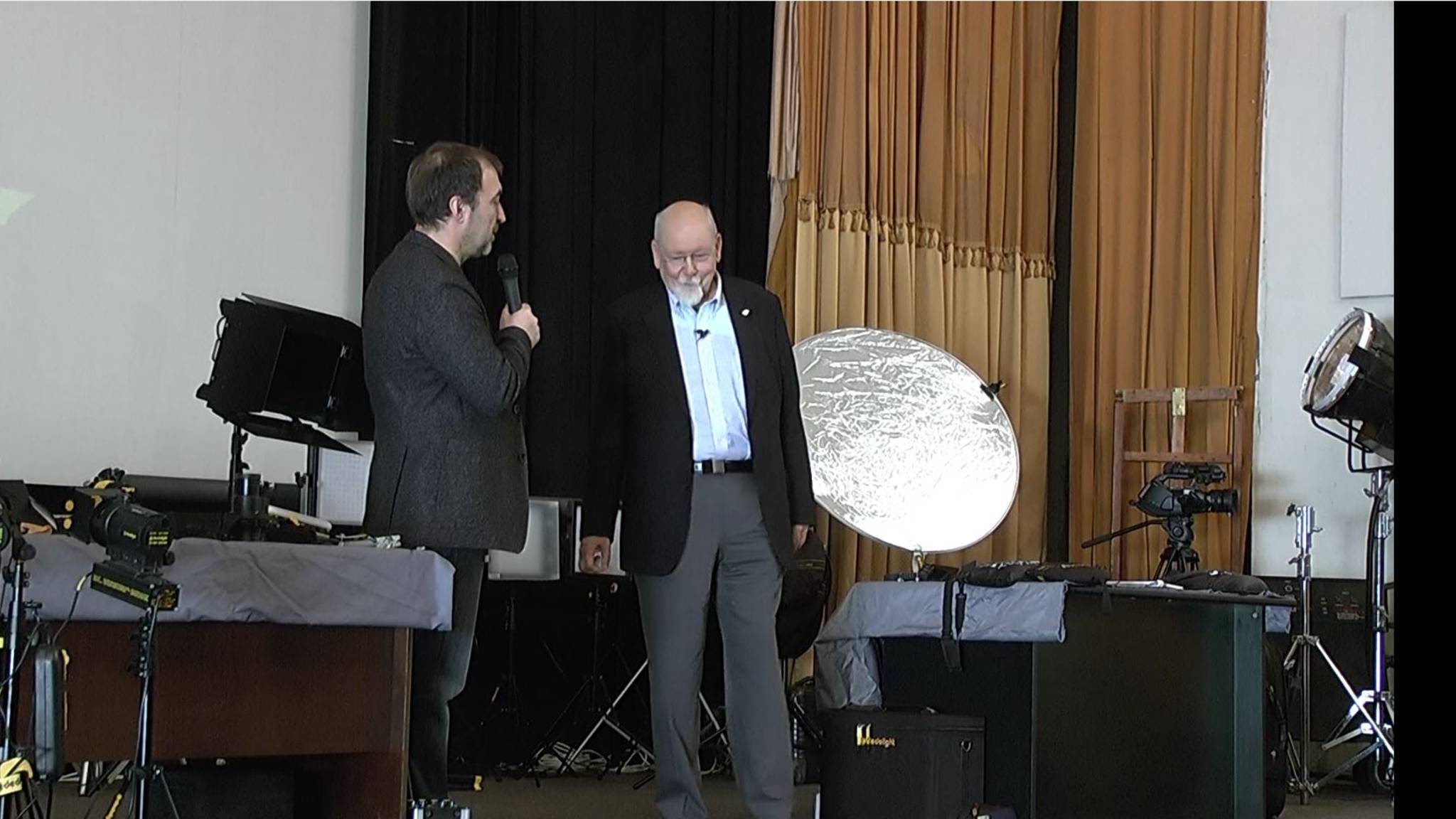 Конференция Дедо Вайгерта по осветительной технике в Доме кино _часть 1
26 марта 2013